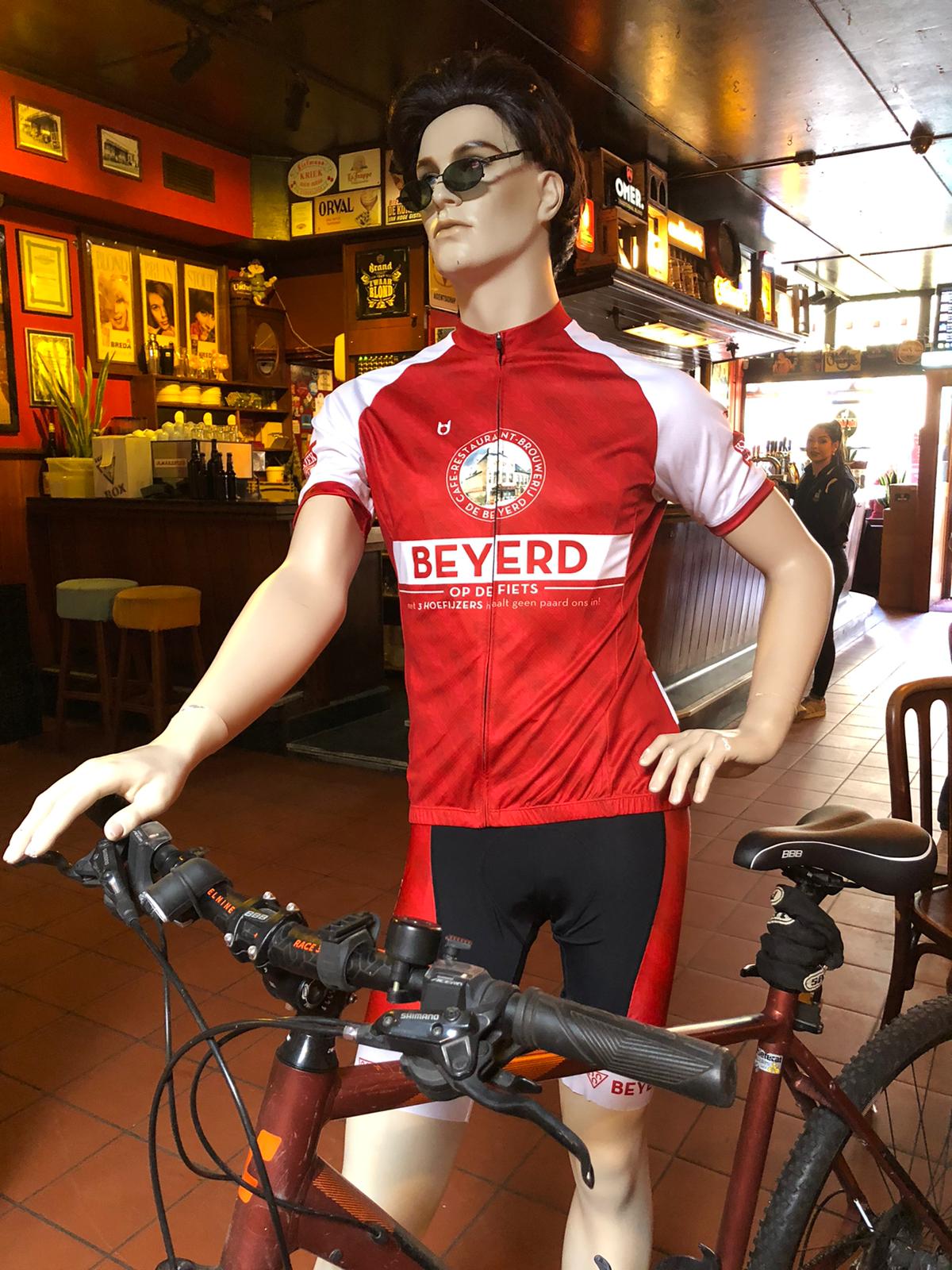 Beyerd Fietstenue – Café & Brouwerij de Beyerd